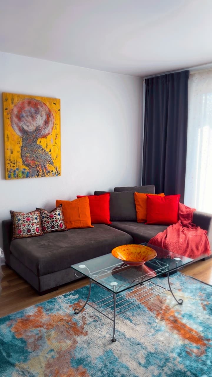 Mani's Bright Nest For Lovely Family - Montreal