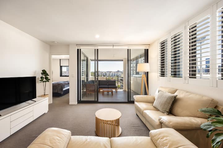 Luxury 1br Near Stadium • Parking & Balcony - Brisbane
