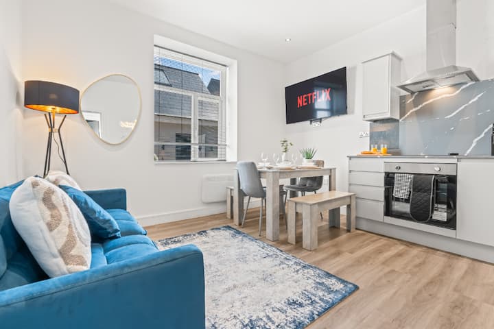 Central 1br Cardiff Flat & Free Parking + Paid Spa - Cardiff