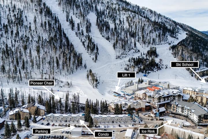 Cozy Mountain Condo Steps From The Main Lift - Taos Ski Valley, NM