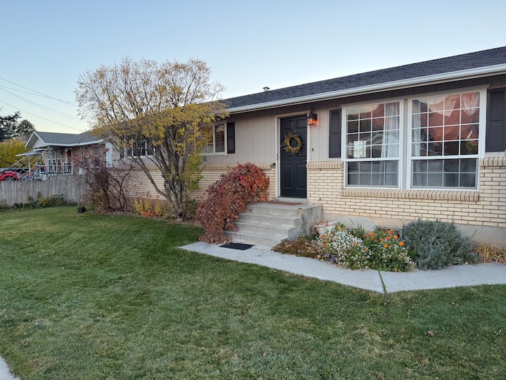 Entire Clean Comfortable Home On Flonette - Springville, UT