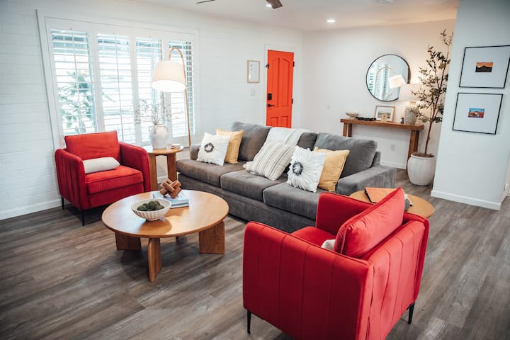 Old Town Comfort • Walkable • Renovated • Firepit - Scottsdale, AZ