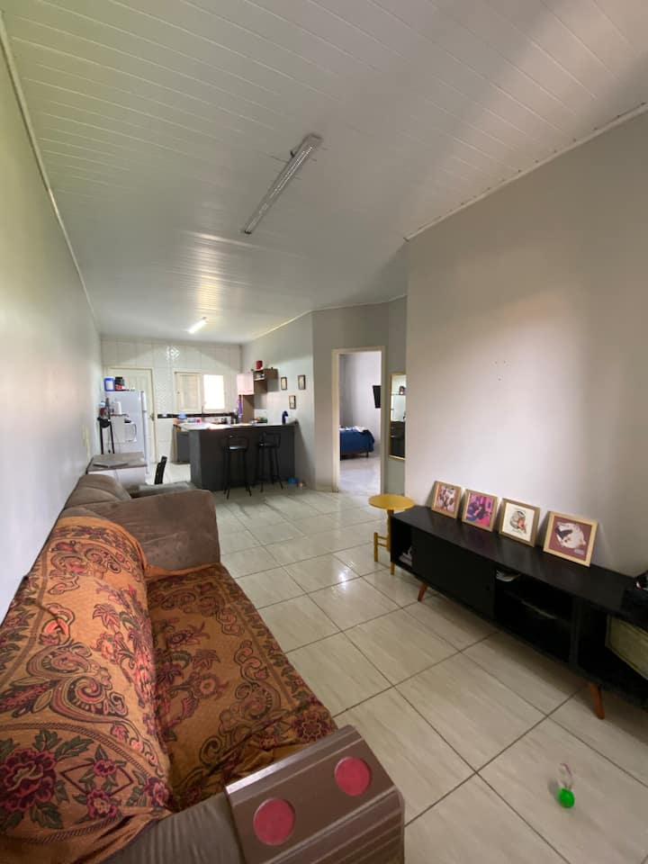 Casa Dois Quartos, Pátio Com Garagem. - Tramandaí