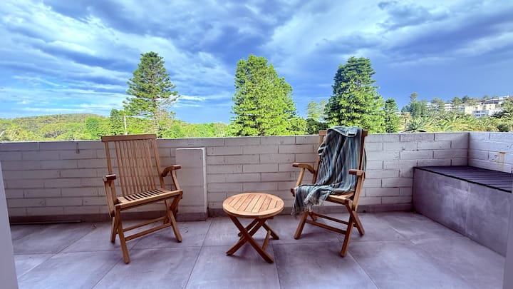 Avalon-by-the-sea. 

Your Perfect Beach Escape. - Scotland Island