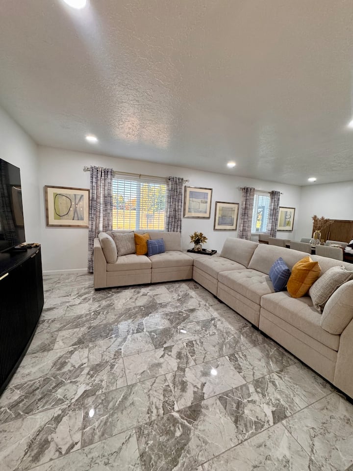 *New* Villa Zia: Elevated Comfort, Effortless Stay - Albuquerque, NM