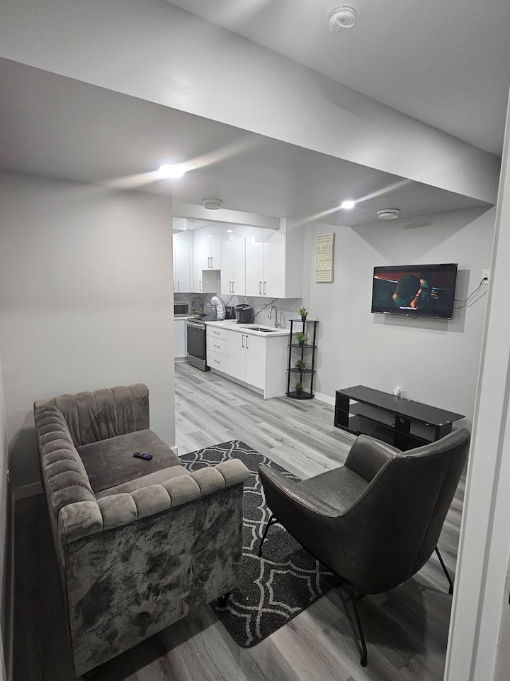 Modern 2br Suite In A Quite, Private Neighborhood. - Beaumont