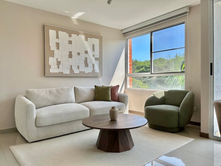 Bright & Modern 3br Apartment | Wi-fi | Parking - Cali