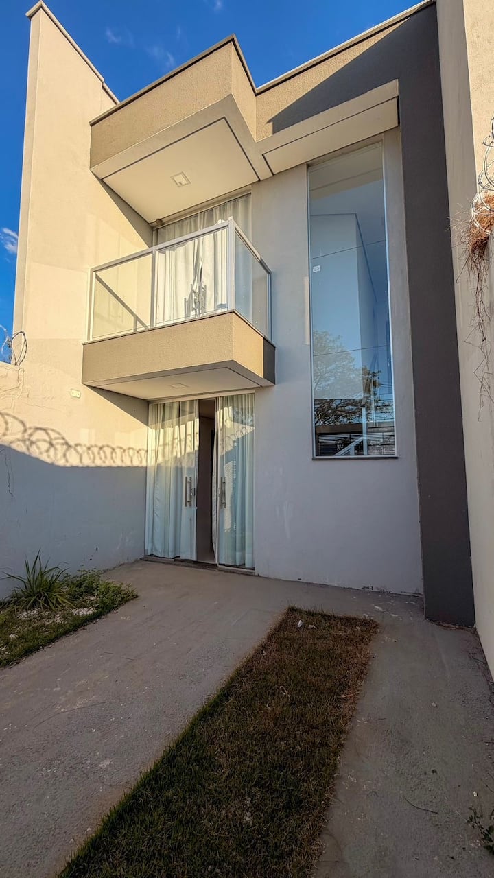 Casa Moderna Com Ambientes Amplos E Jacuzzi. - Betim