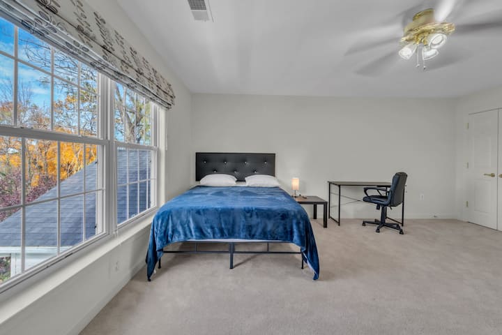 054 Premium Room W/ Shared Bath Dca Hq2 - Alexandria, VA