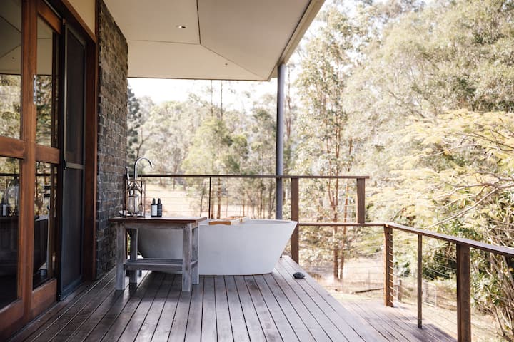 Panoramic Hill-top Estate W/ Pool, Cinema & Games - Mullumbimby