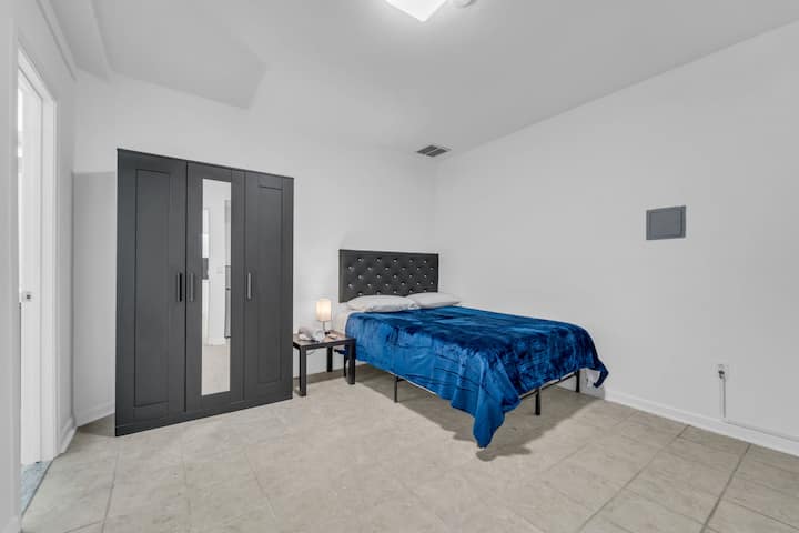 067 Economy Room W/ Ensuite Bath Dca Hq2 - Arlington, VA