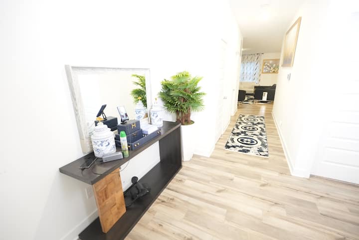 3 Bedrooms Apartment - Carmel, IN