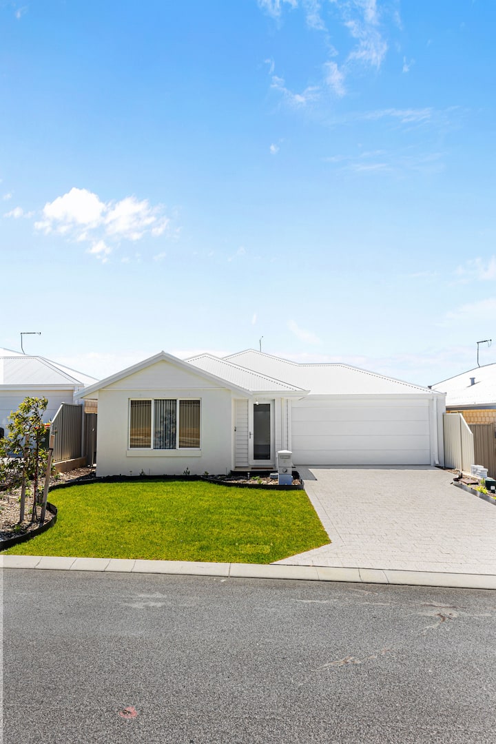Pristine Modern Living In Alkimos - Yanchep