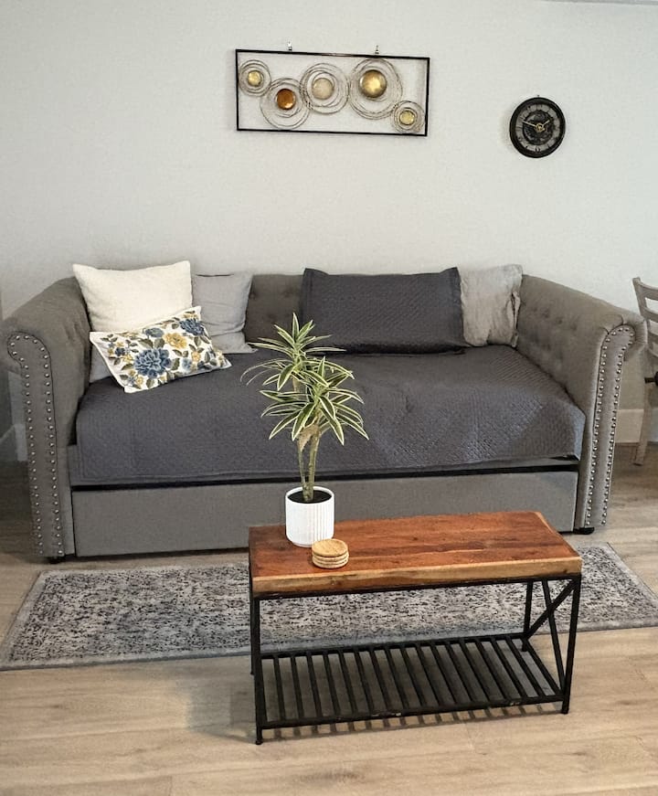 Bright Studio Apartment In Loomis - Rocklin, CA