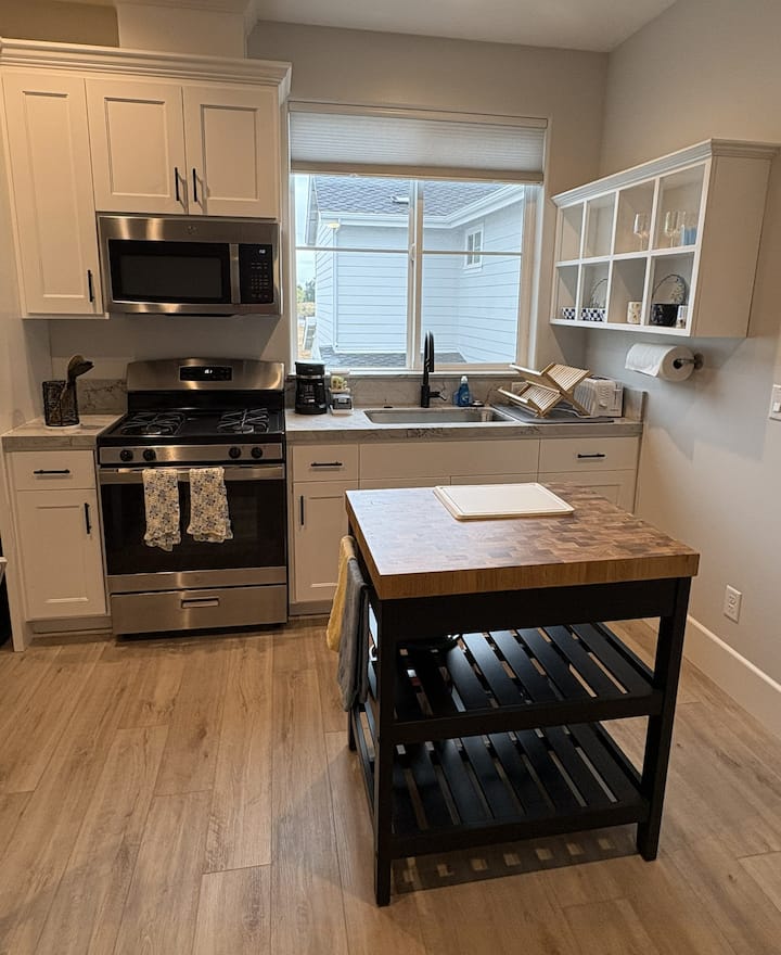 Bright Studio Apartment In Loomis - Rocklin, CA