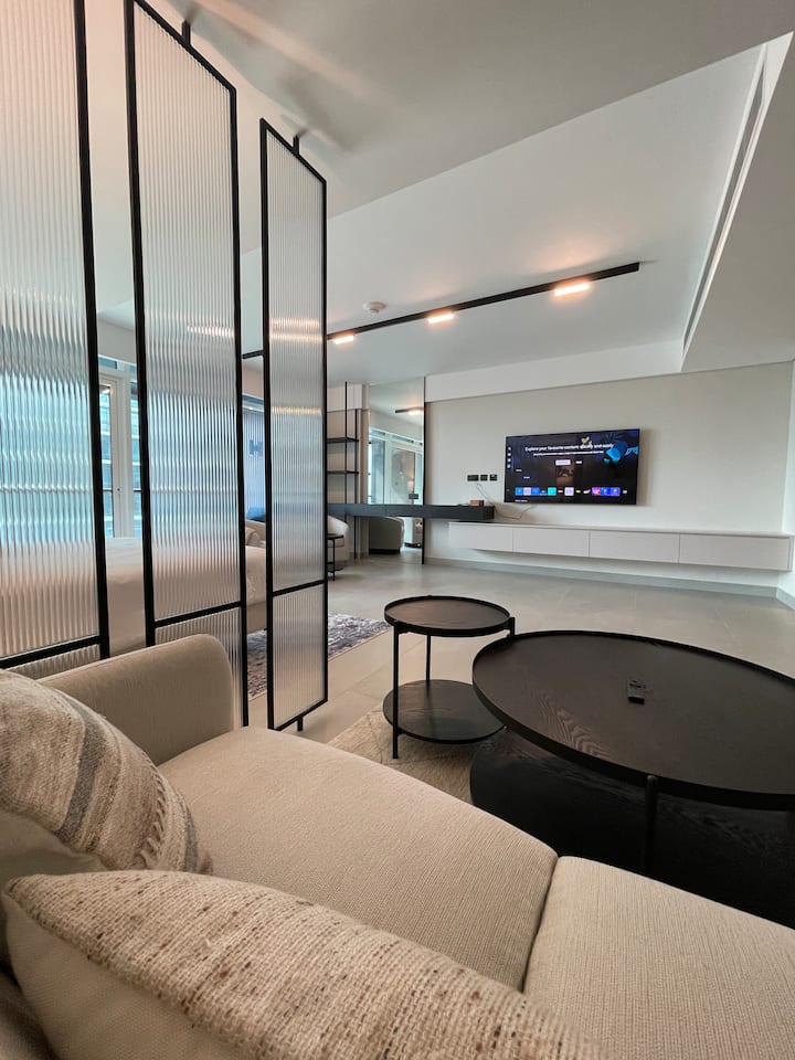 Canal View | Luxury Studio At Downtown Bahrain Bay - Manama