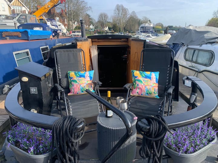 *New Listing* Luxury Houseboat - Hertfordshire