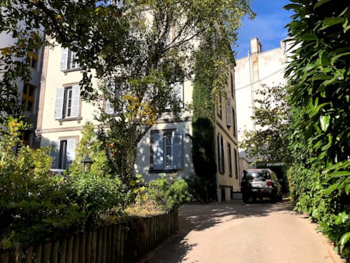 Appartement 90 M² Meublé F3 Ascenseur Et Parking - Chamalières