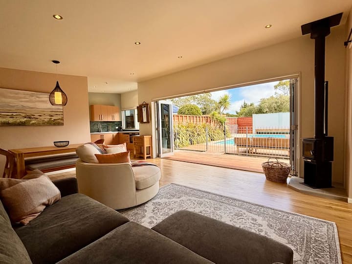 The Pool House - South Island