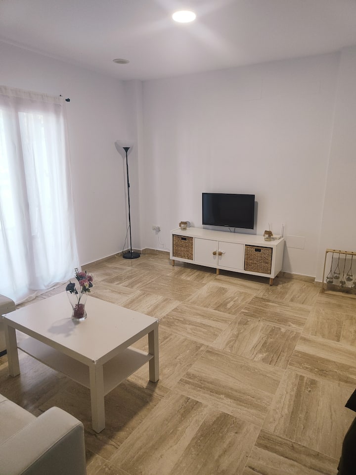 Apartamento Planta Baja Con Jardín Privado - San Fernando, España