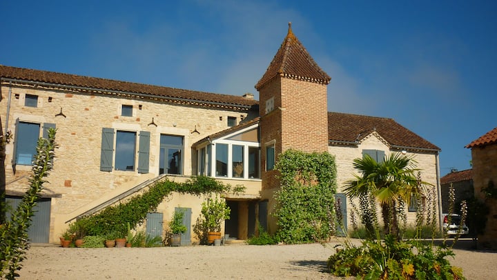 Chambre Spacieuse Et Confortable Dans Une Maison. - Puy-l'Évêque
