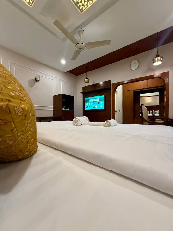 Serene Stay: A Complete Home - Karachi