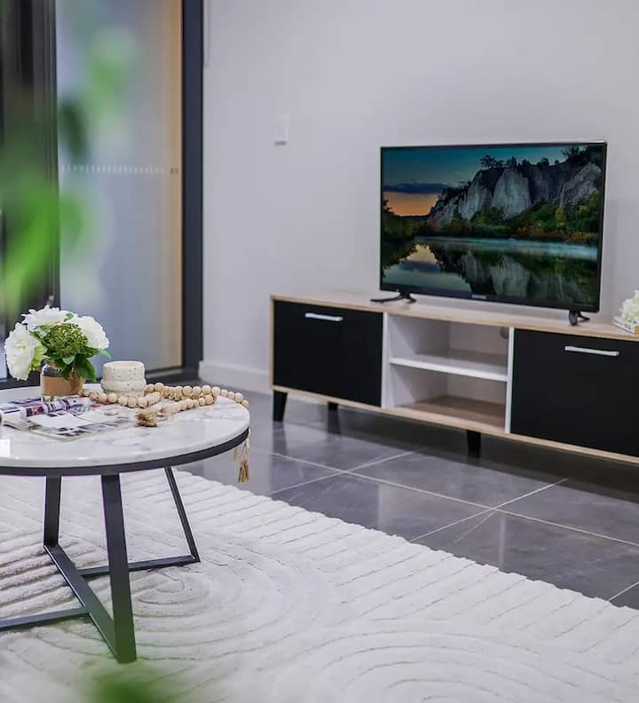 Connect To Shopping Mall | 3 Mins Walk To Metro - 霍恩斯比