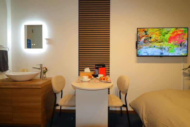 6 Min To Sub / 10 Min Totenjin / 25 Min Toairport - Fukuoka