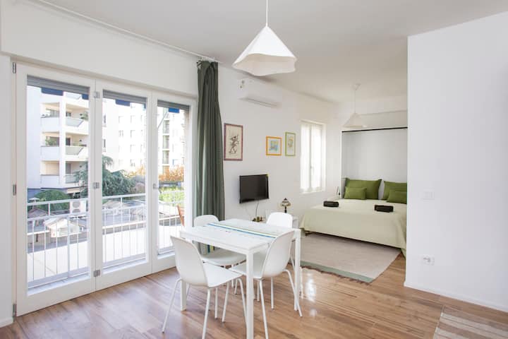 Moderno Appartamento Con Balcone, Wi-fi, A/c - Milan