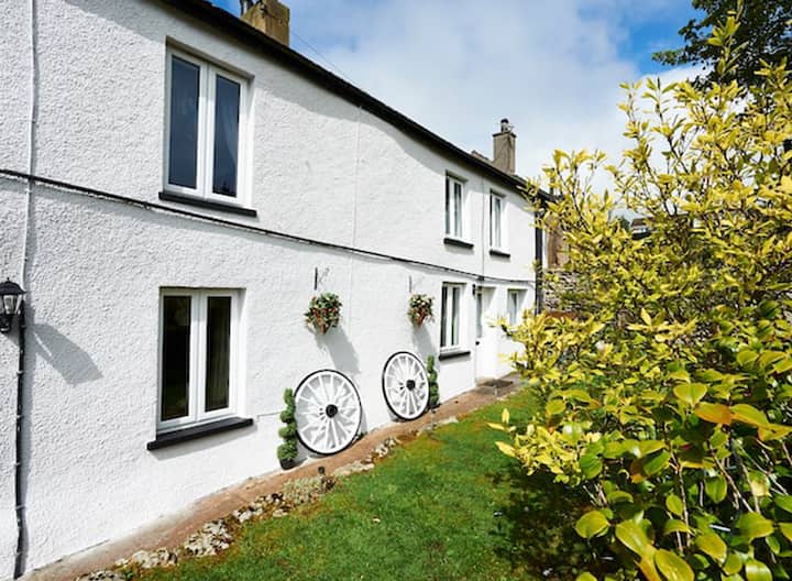 Stunning Characteristic, 16th Century Cottage. - Ulverston
