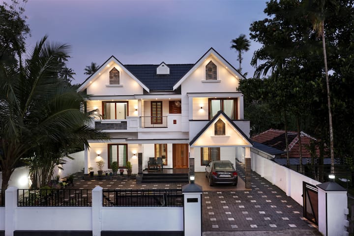 Allepey Breeze By 8mh | 4bhk Villa Near Backwaters - Alappuzha