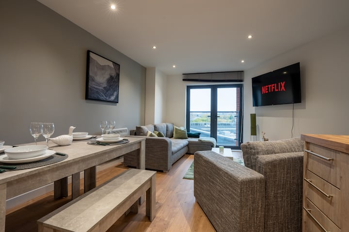 Elegant Leeds City Centre Retreat- Sleeps 8 - Leeds