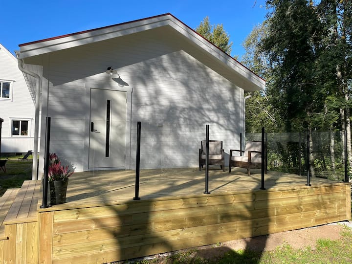 Gårdshus Centralt I Hudiksvall Med Enskilt Läge - Hudiksvall