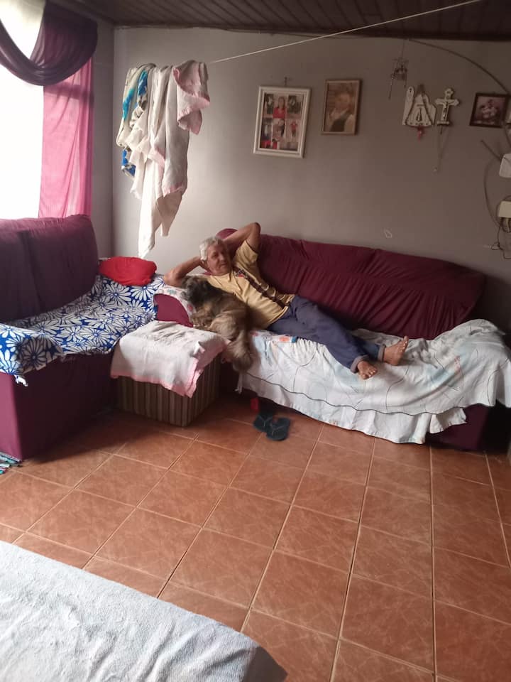 Casa Boa Bem Ampla Com Garagem Para Dois Carros - Guarapuava