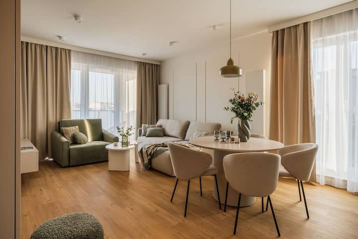 Modern Apartment With Bedroom And Balcony - Krakow