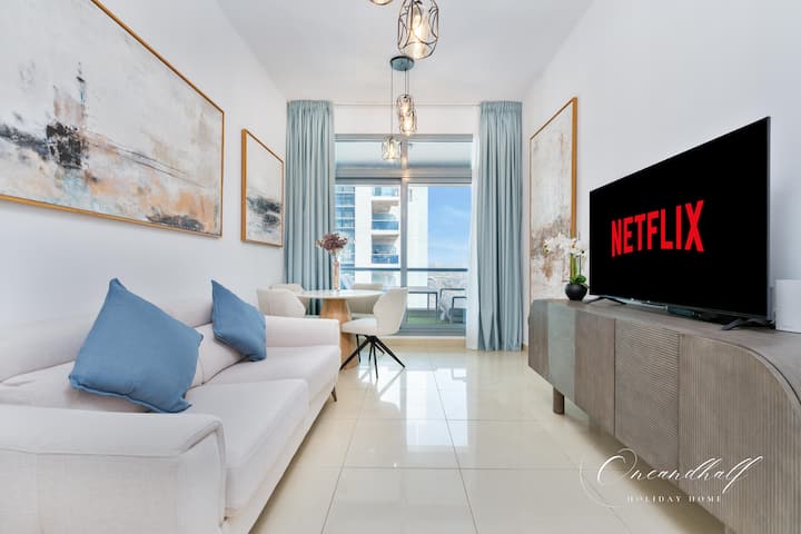 Cool 1br With Balcony In Marina, Steps From Metro - Dubaï Marina