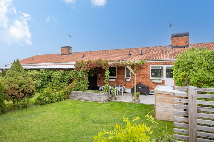 Radhus Vid Bergs Slussar, Göta Kanal - Borensberg