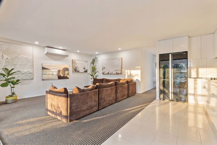 Beachside Bliss – 3br Palm Beach Retreat - Gold Coast