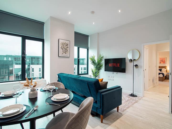 Stylish 5-guest Apt By Docks River - Leeds
