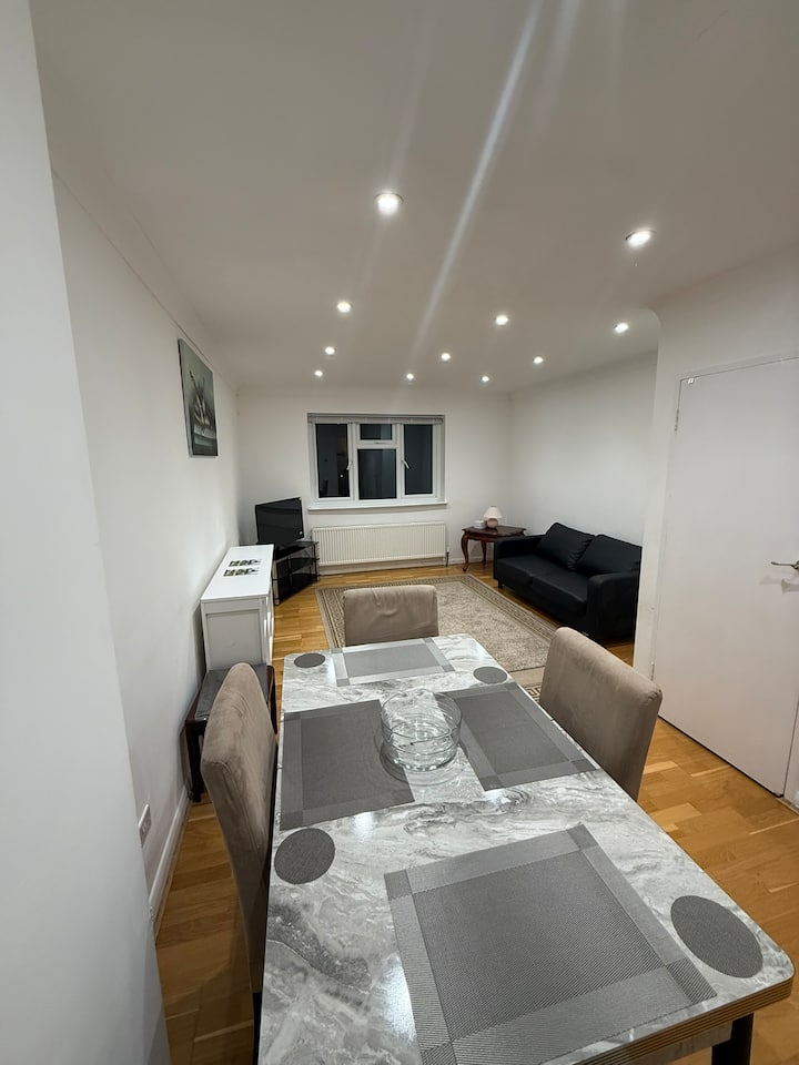 Modern Comfort Near Gatwick, Three Bridges & M23! - Crawley