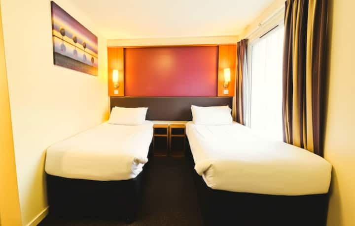 Alty Hotel - Altrincham