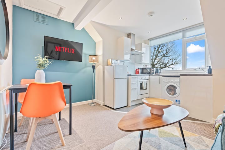 #81 Stylish Topfloor|for 2|10 Mins To Brueton Park - Birmingham