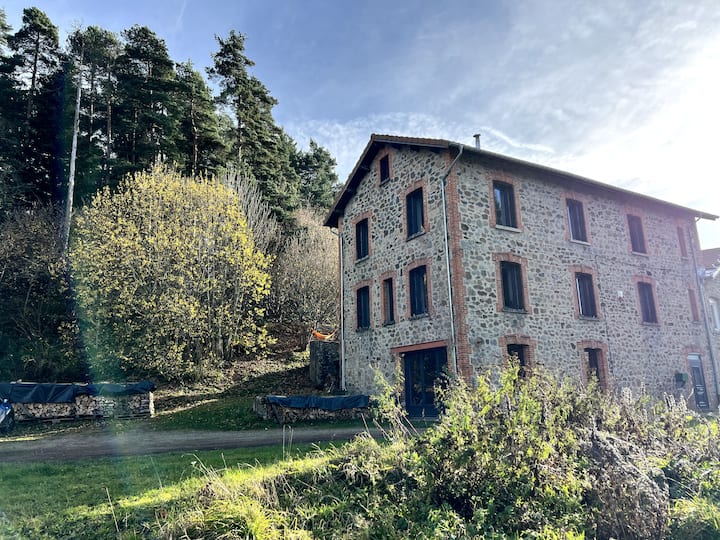 Maison Familiale Dans Un Coin De Nature - Saint-Genest-Malifaux