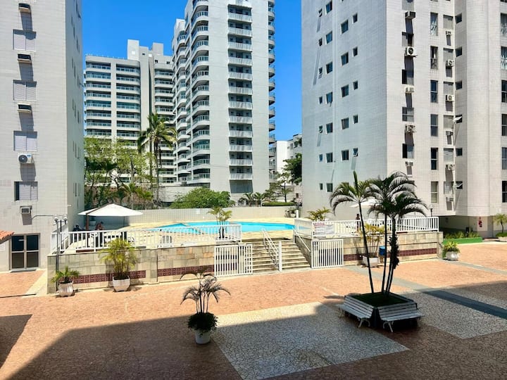 Apartamento à 3 Min Da Praia Da Enseada - Guarujá