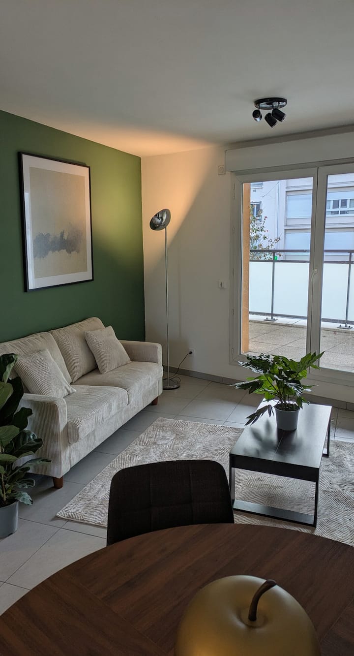 T3 Moderne, Garage, Local Vélo, Proche Transport - Lyon