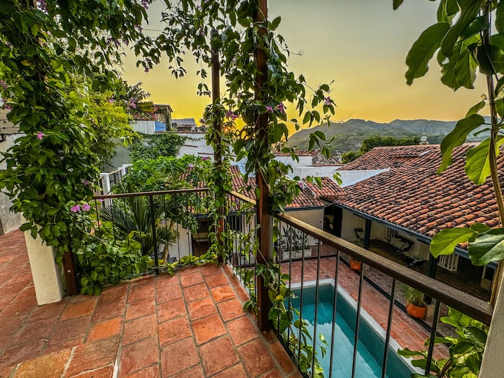 Joya Del Siglo Xvii En La Calle De Las Trampas. - Honda