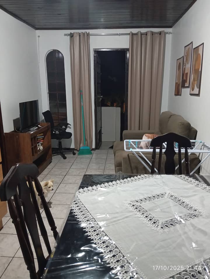 Apt Um Quarto Com Cama De Casal  E Um Colchão De S - Santa Maria