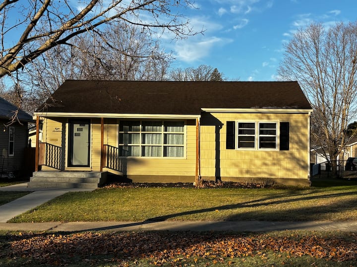 Mid-century Modern 2bedroom Retreat - Cohasset, MN