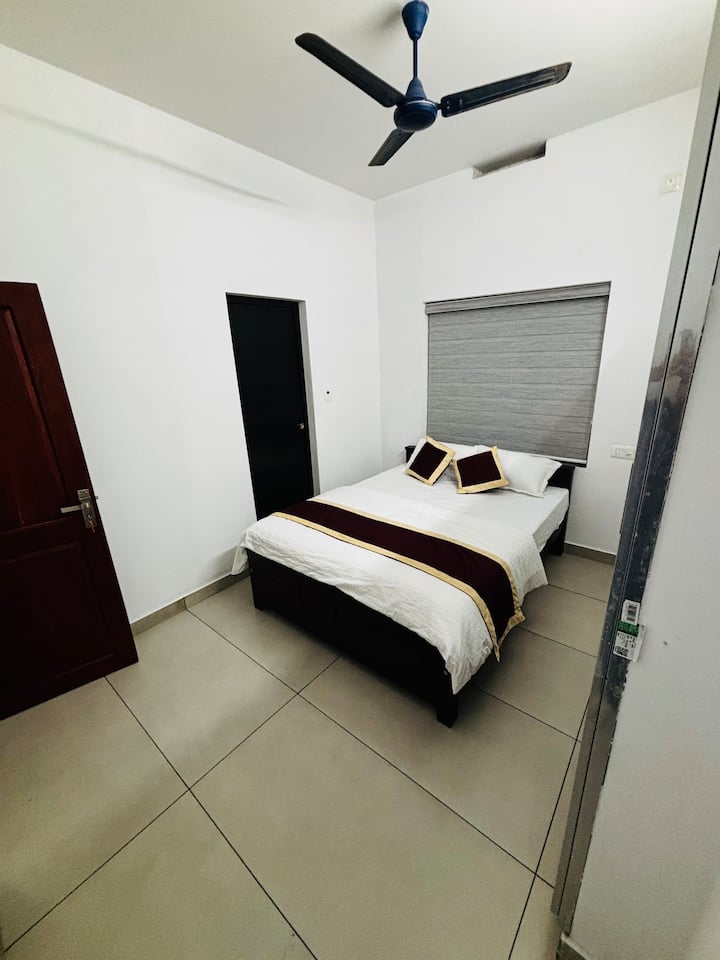 Service Apartment Non Ac Room - 