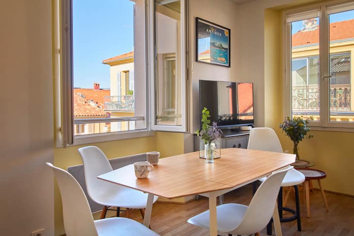 Sunny And Charming Apartment In Old Town Antibes - Antibes